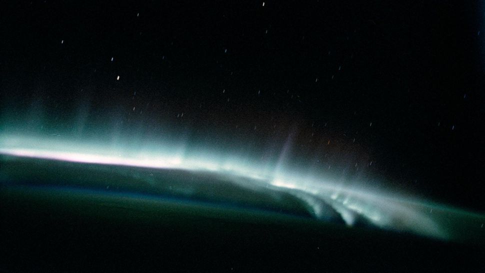 32 stunning photos of auroras seen from space | Live Science