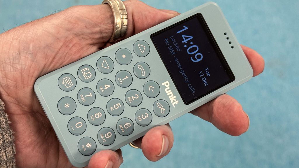 Best dumbphone - cellular phones that are not smart by design | Digital ...