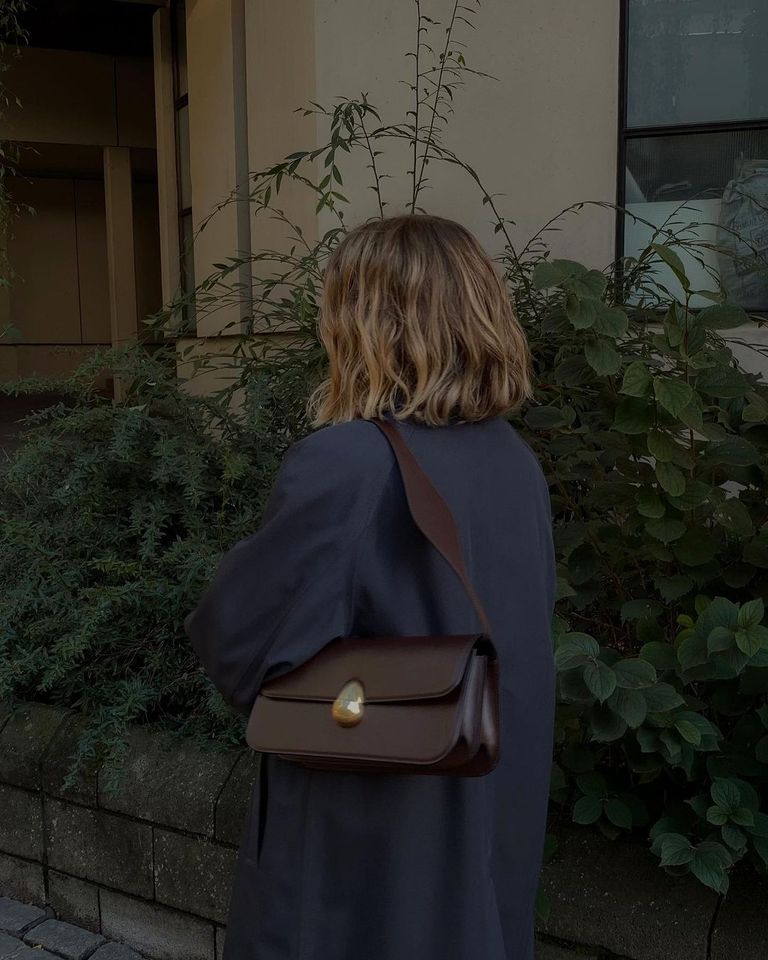 These Are The 6 Handbag Colours Trending This Autumn 2024 | Who What Wear