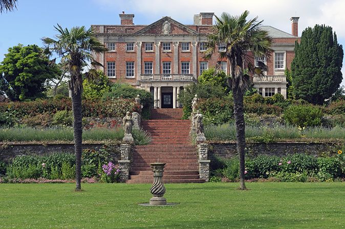 Tapeley Park: A Devonshire garden filled with dramatic flourishes ...