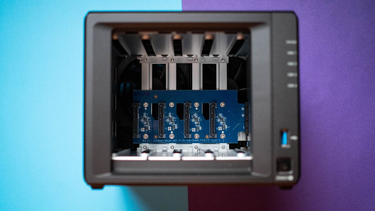 Synology DiskStation DS925+ vs. DiskStation DS923+: Is it even an ...