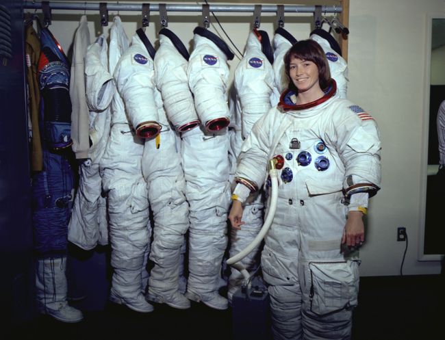 A Cosmic Mother's Day: Tales from Astronaut Anna Fisher, 1st Mom in ...