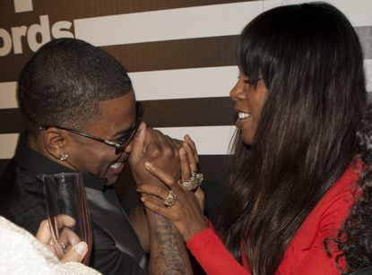 Yes, Kelly Rowland Knows She “Looks Nuts” Trying to Text Nelly on ...