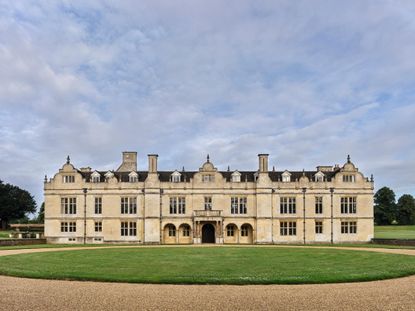 James I's love affair with Apethorpe, the great country house that ...