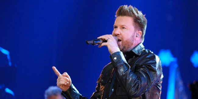 Why The Voice’s Ben Allen Took A ‘Risk’ To Serenade Gwen Stefani With ...