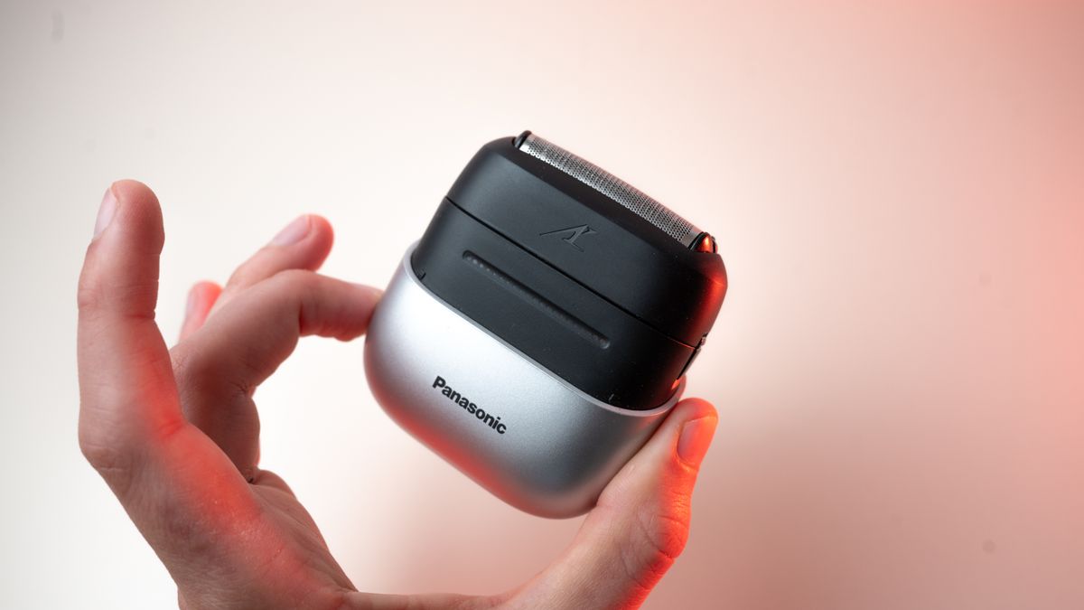 Panasonic Swipe Right electric shaver review: an excellent travel ...