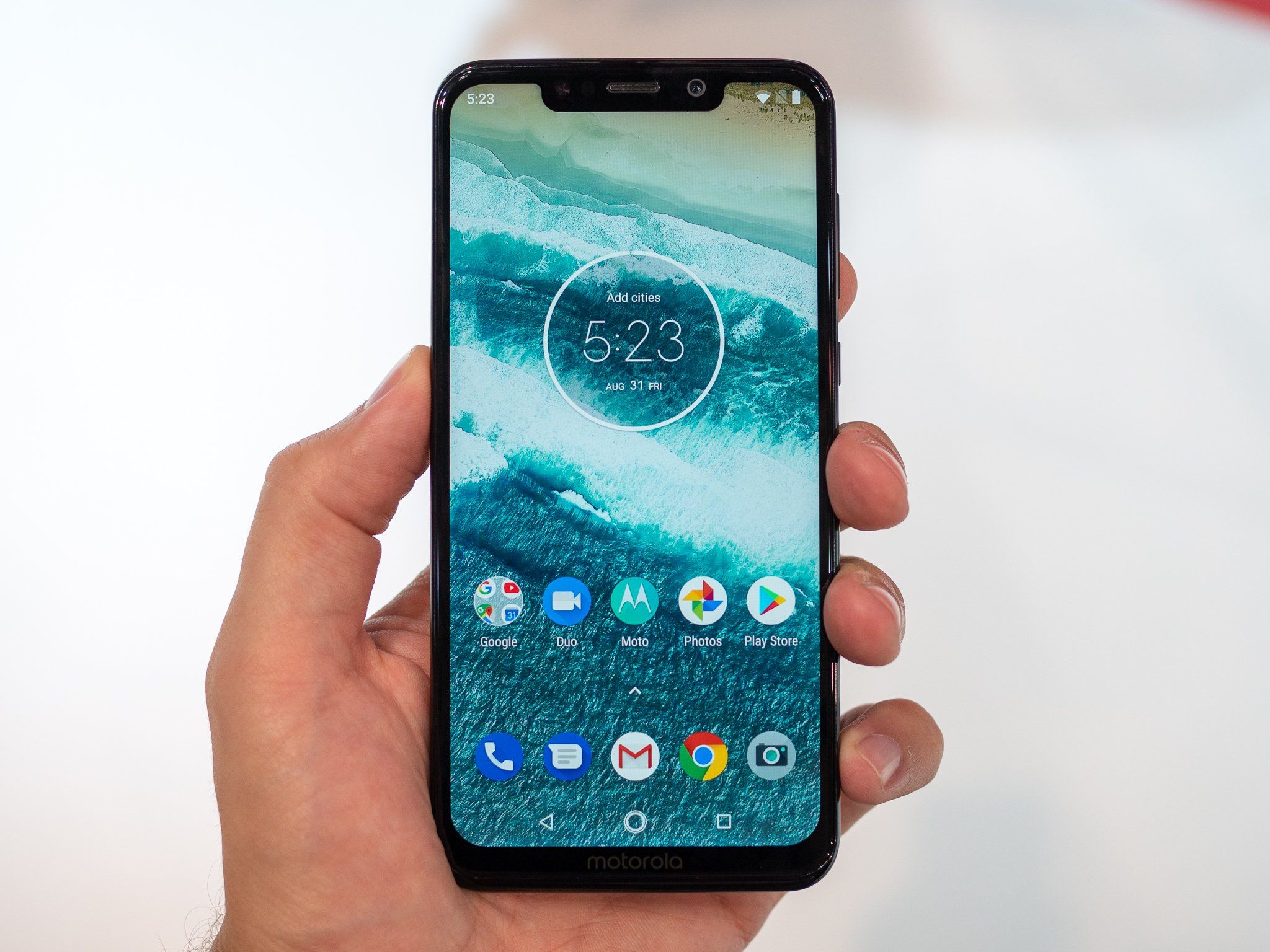 Motorola One Power starts receiving the stable Android 10 update ...