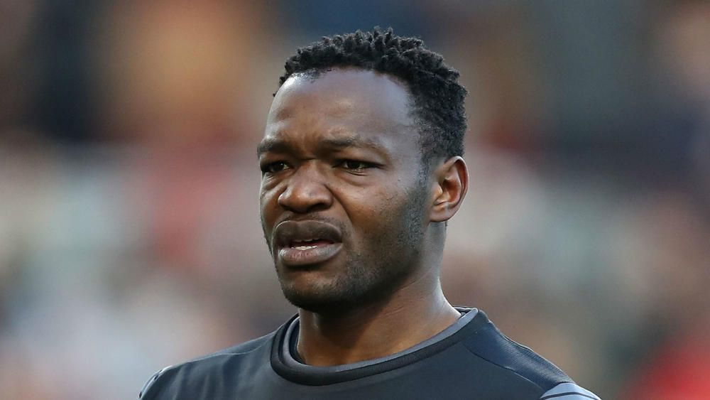Mandanda breaks Marseille appearance record | FourFourTwo