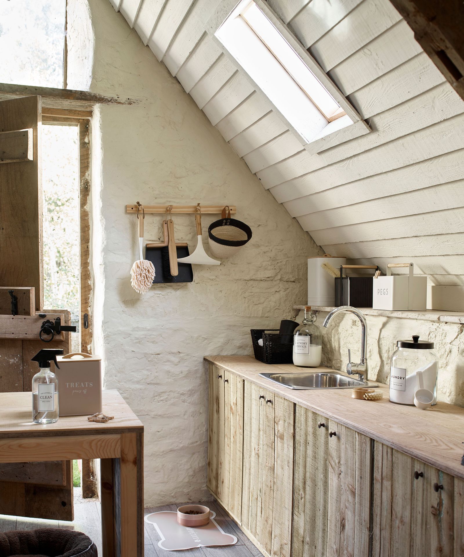 18 Utility room lighting ideas to achieve a light and bright space ...