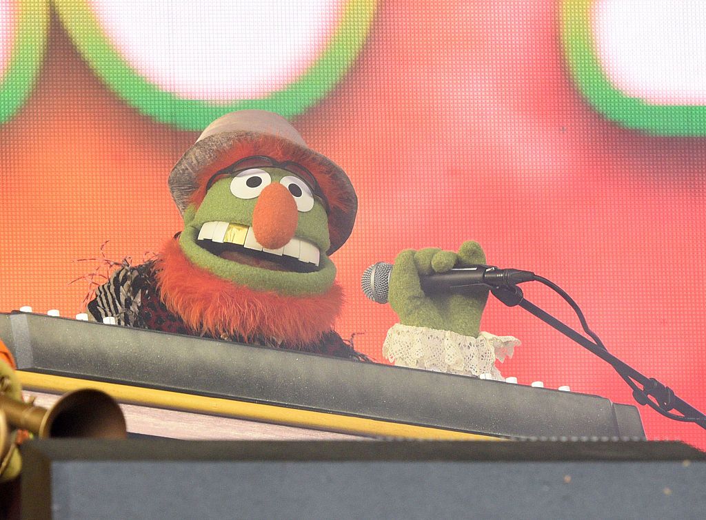 The Muppets Mayhem: release date, plot, trailer, guest stars | What to ...