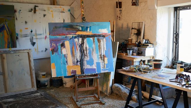 How to make and use a mahlstick for painting | Creative Bloq