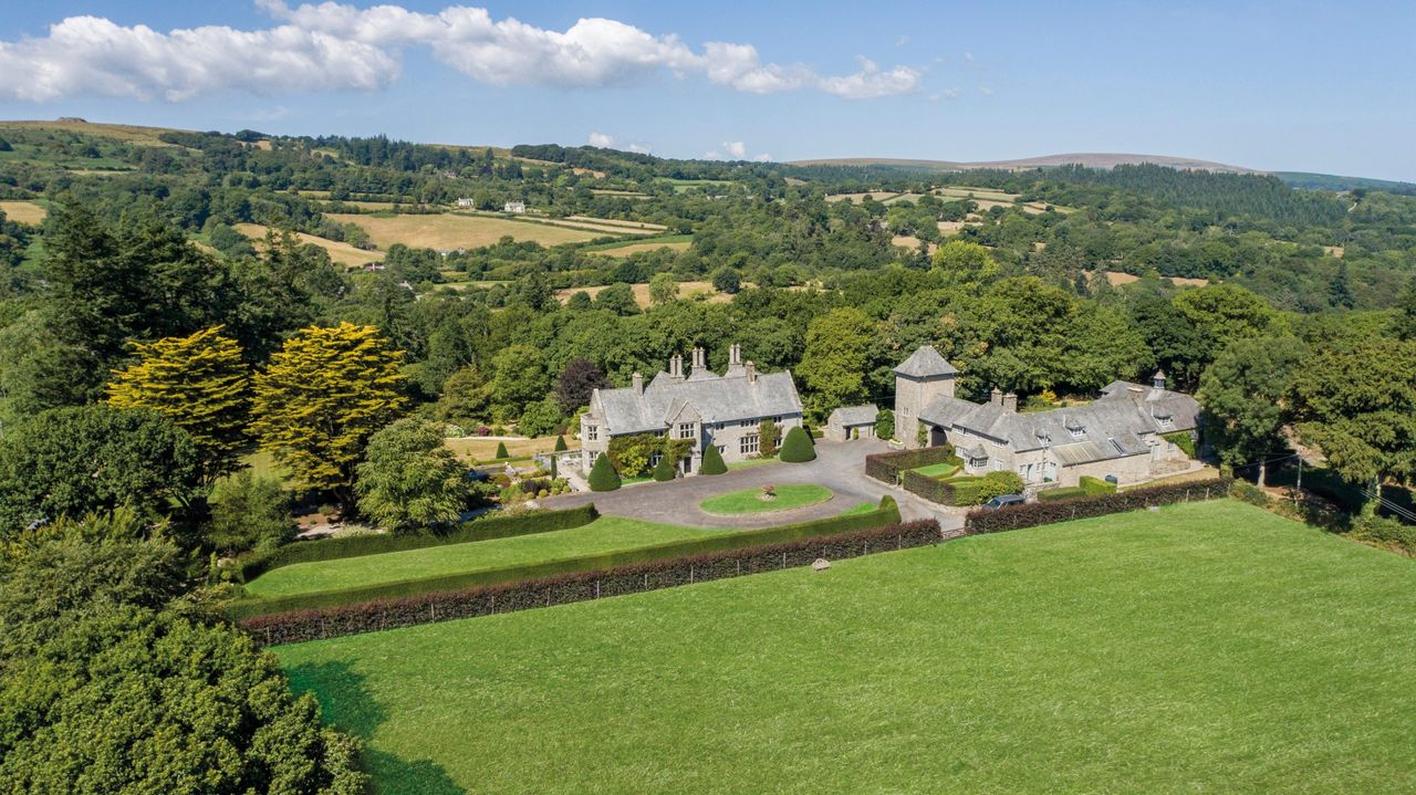 'One of the finest houses on Dartmoor' has come to the market, and it's ...