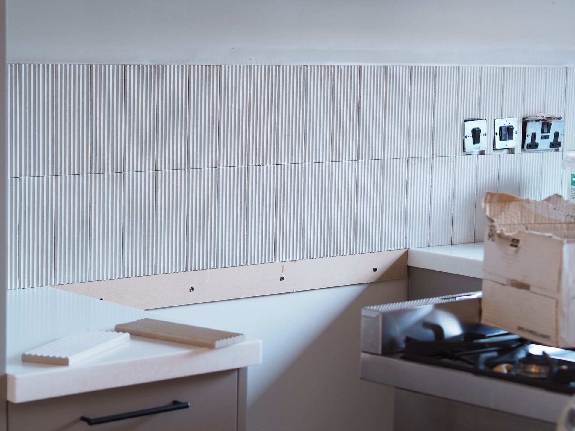 Tiling a Kitchen Splashback: A DIYers How-to Guide | Homebuilding