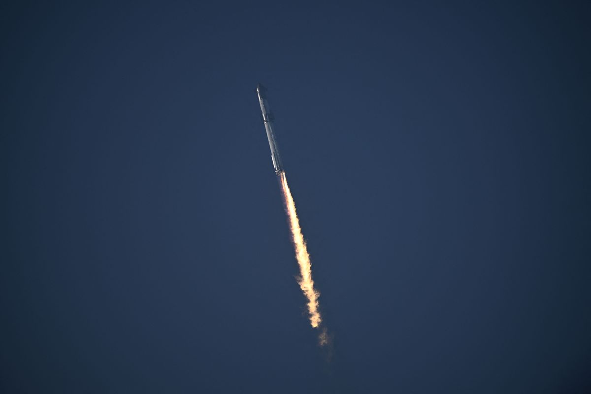 Relive SpaceX's 1st Starship test flight in these incredible launch ...