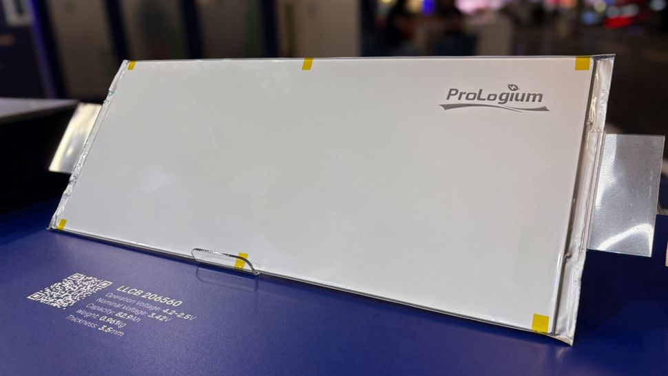 World's 1st silicon anode EV battery will let you drive up to 186 miles ...