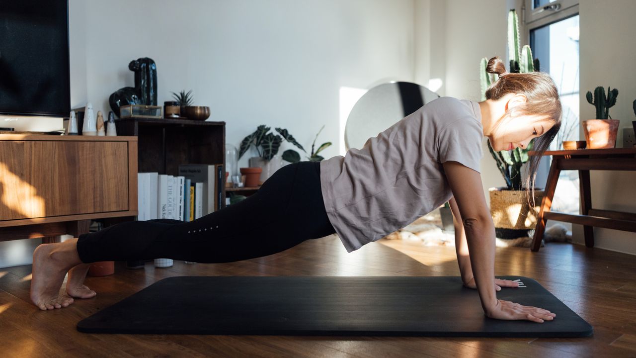 A six-move bodyweight workout for beginners | Fit&Well