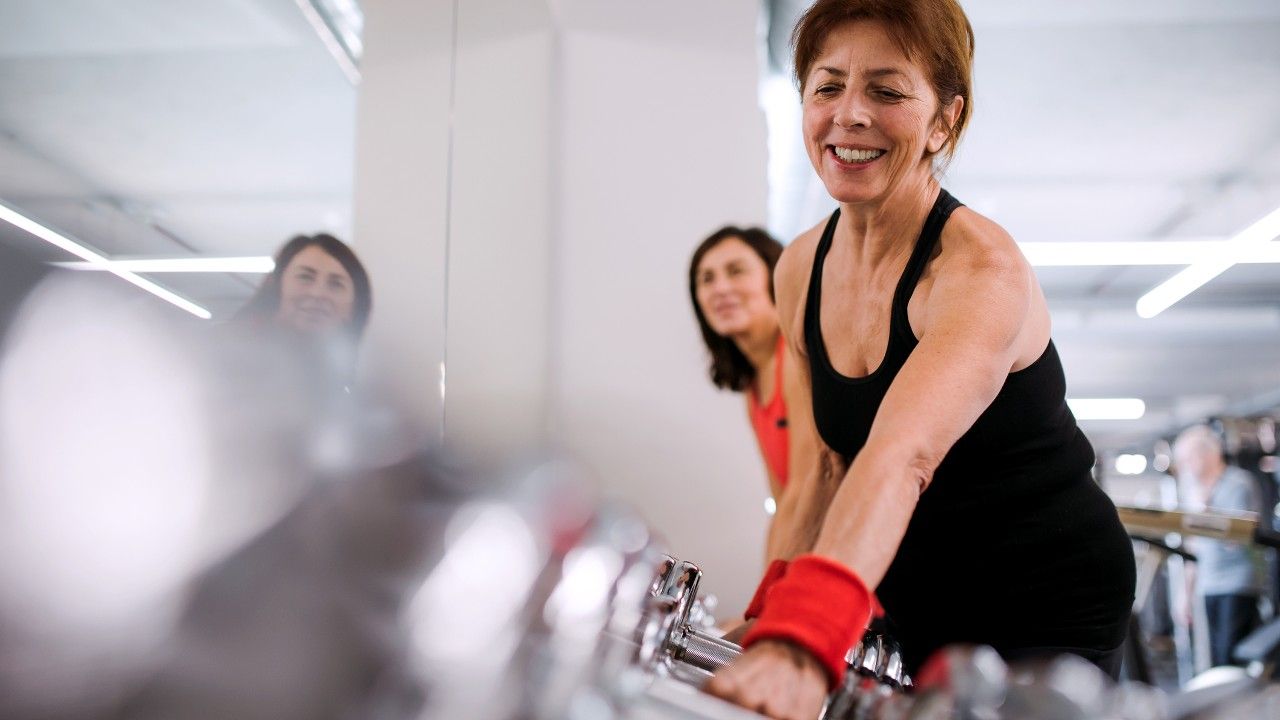 Build Muscle All Over With This Beginner Strength Workout From Laura ...