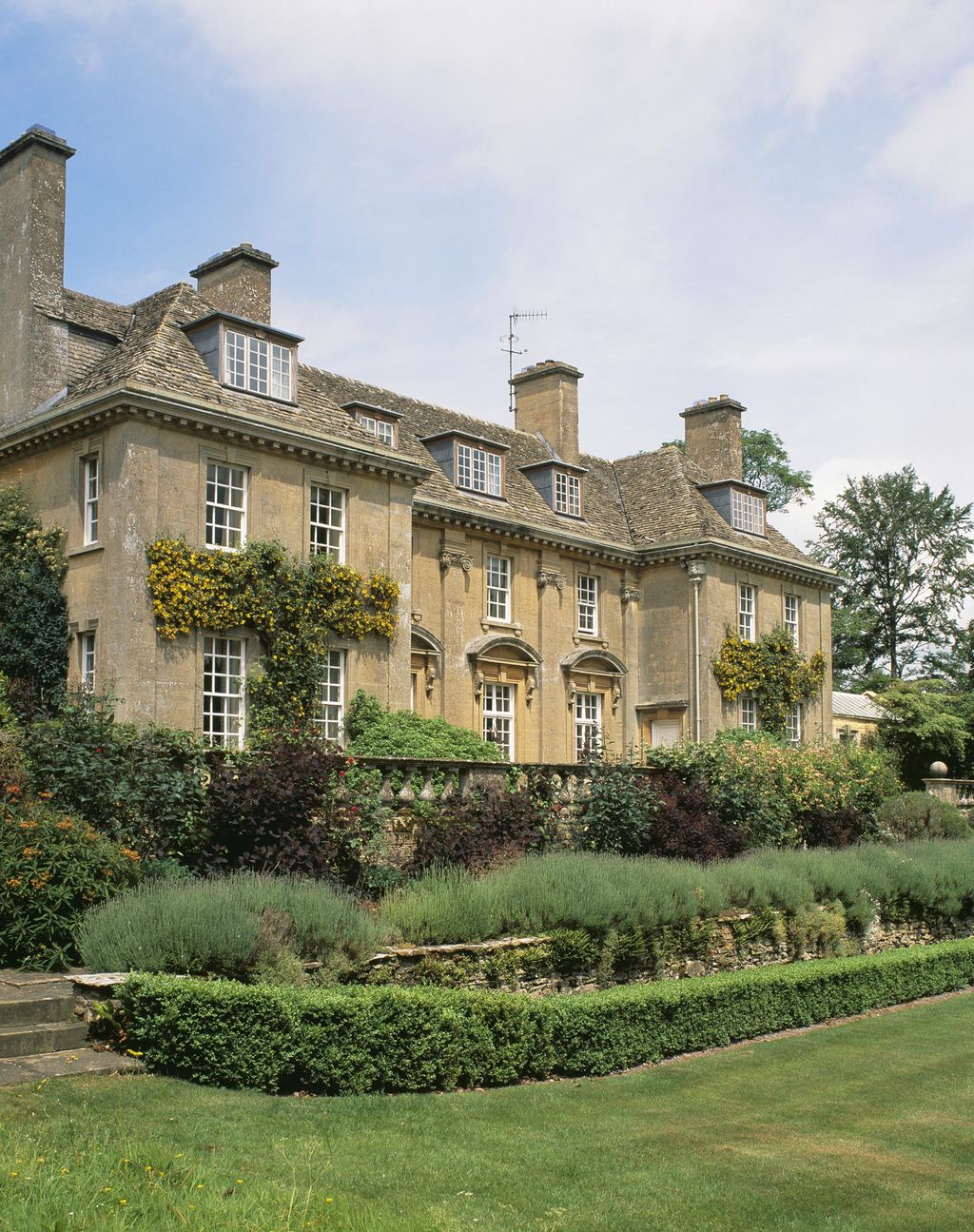 How the architecture of the Cotswolds came to define the archetypal ...