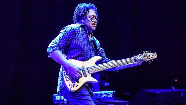 Saturday Night Live bassist James Genus has played with icons | Guitar World