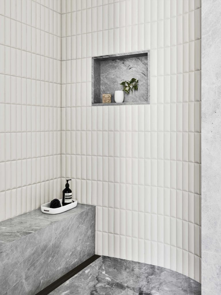 Horizontal or vertical tiles – which make a small bathroom look bigger ...