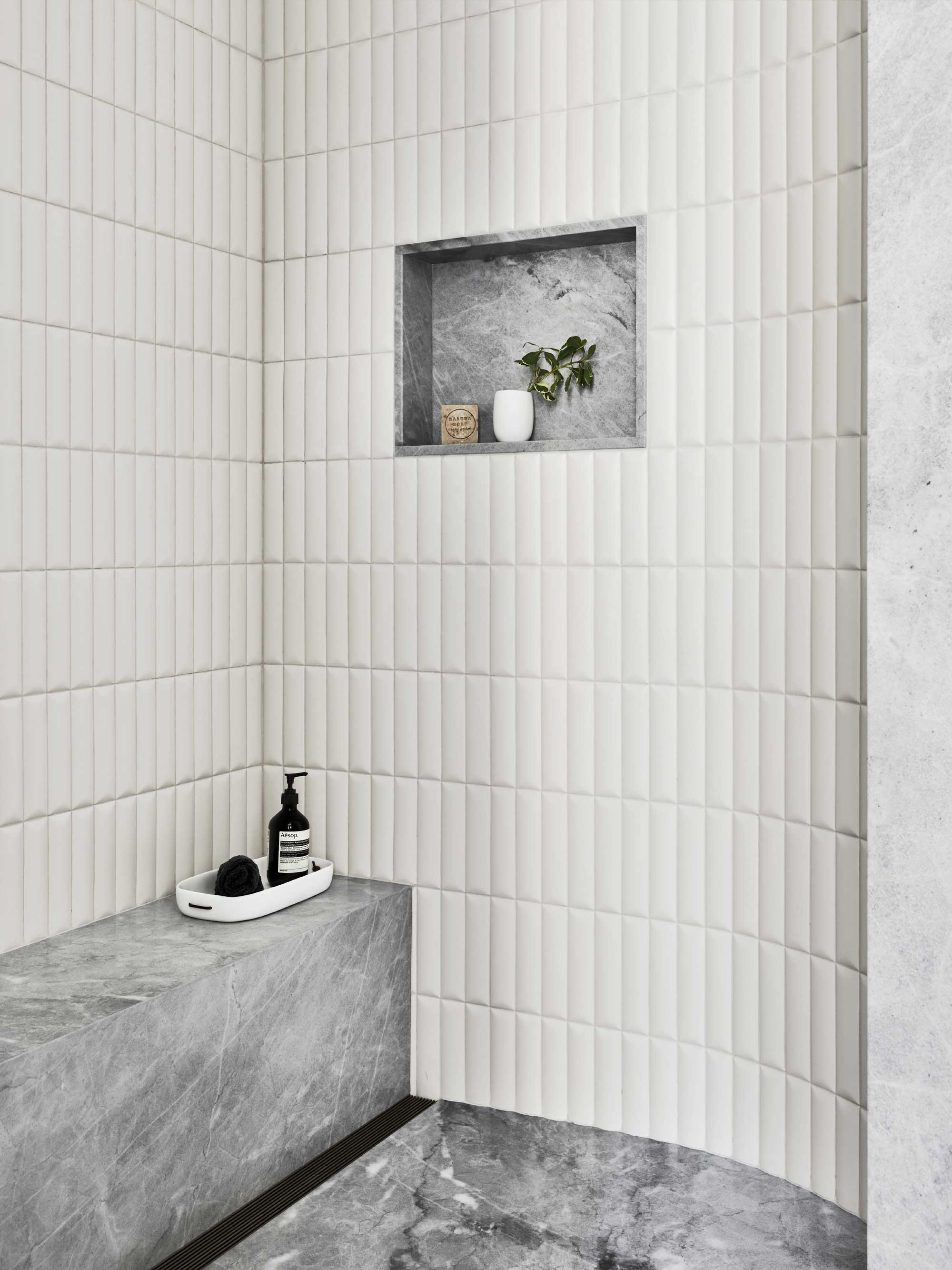Horizontal or vertical tiles – which make a small bathroom look bigger ...