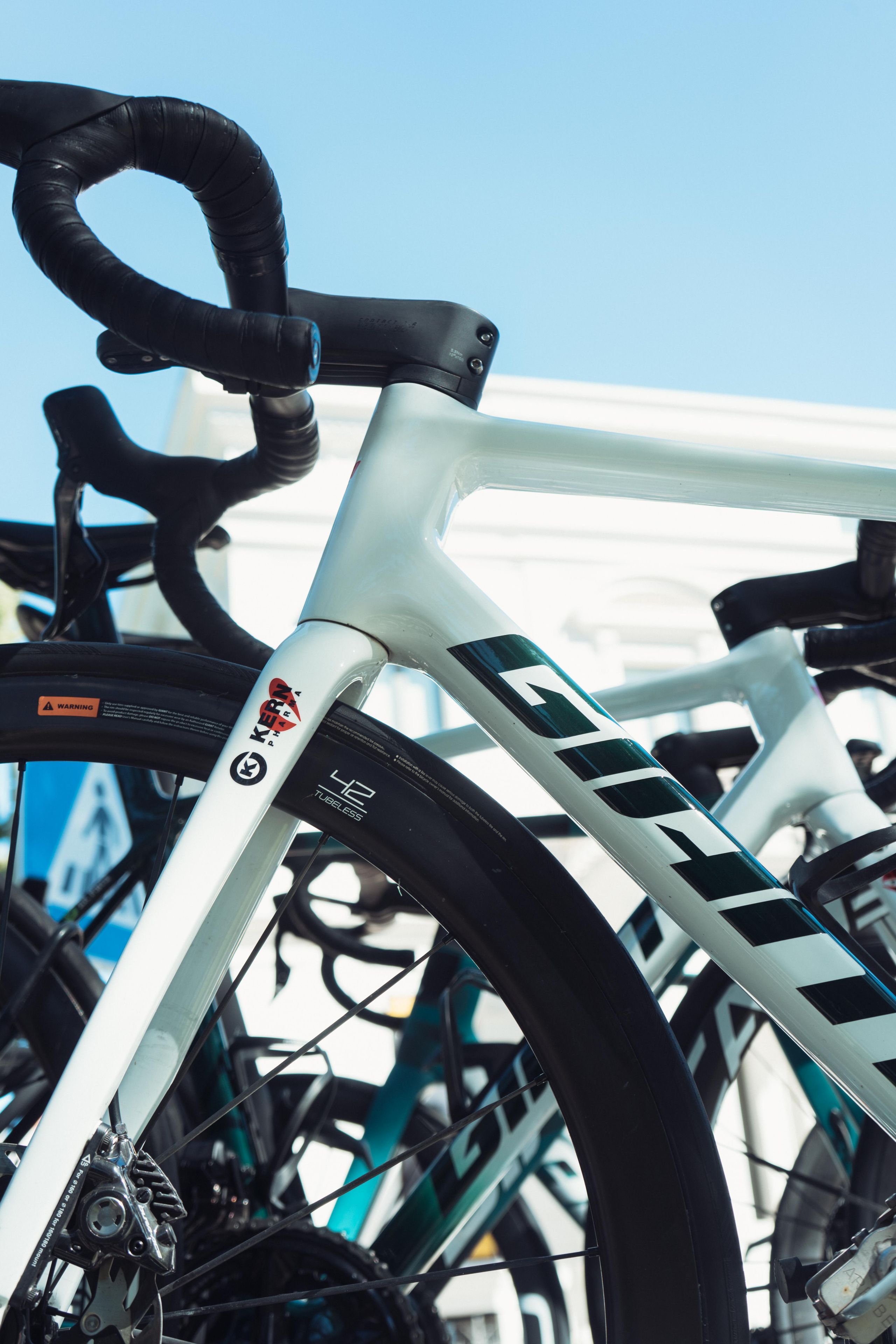 Vuelta a España tech gallery - Superlight paint, dinosaur names, and ...