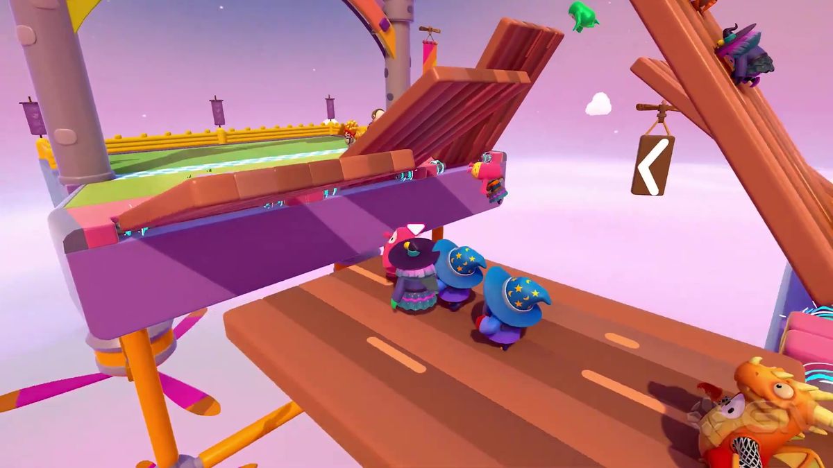 I'm terrified of the drawbridges in this Fall Guys season 2 level ...