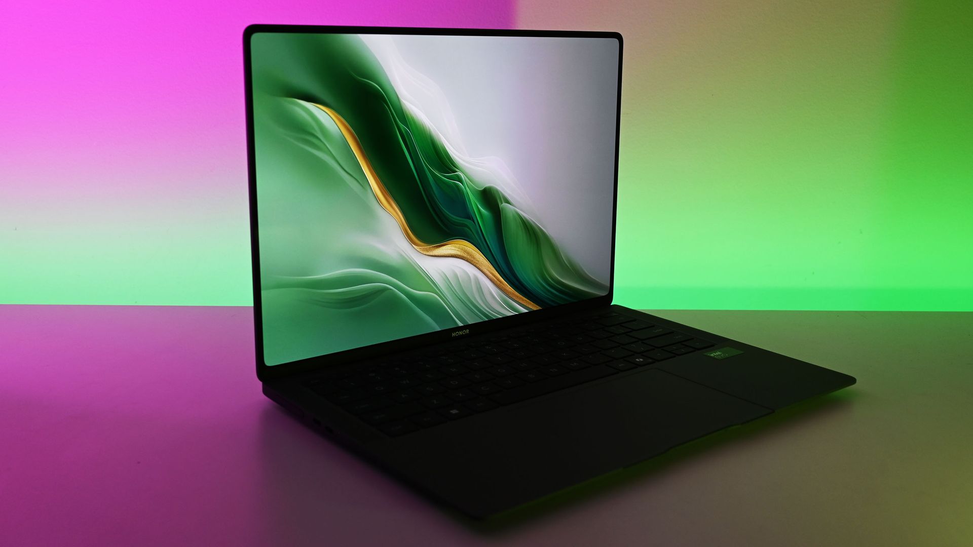 The Honor MagicBook Art 14 features the world's first detachable laptop ...