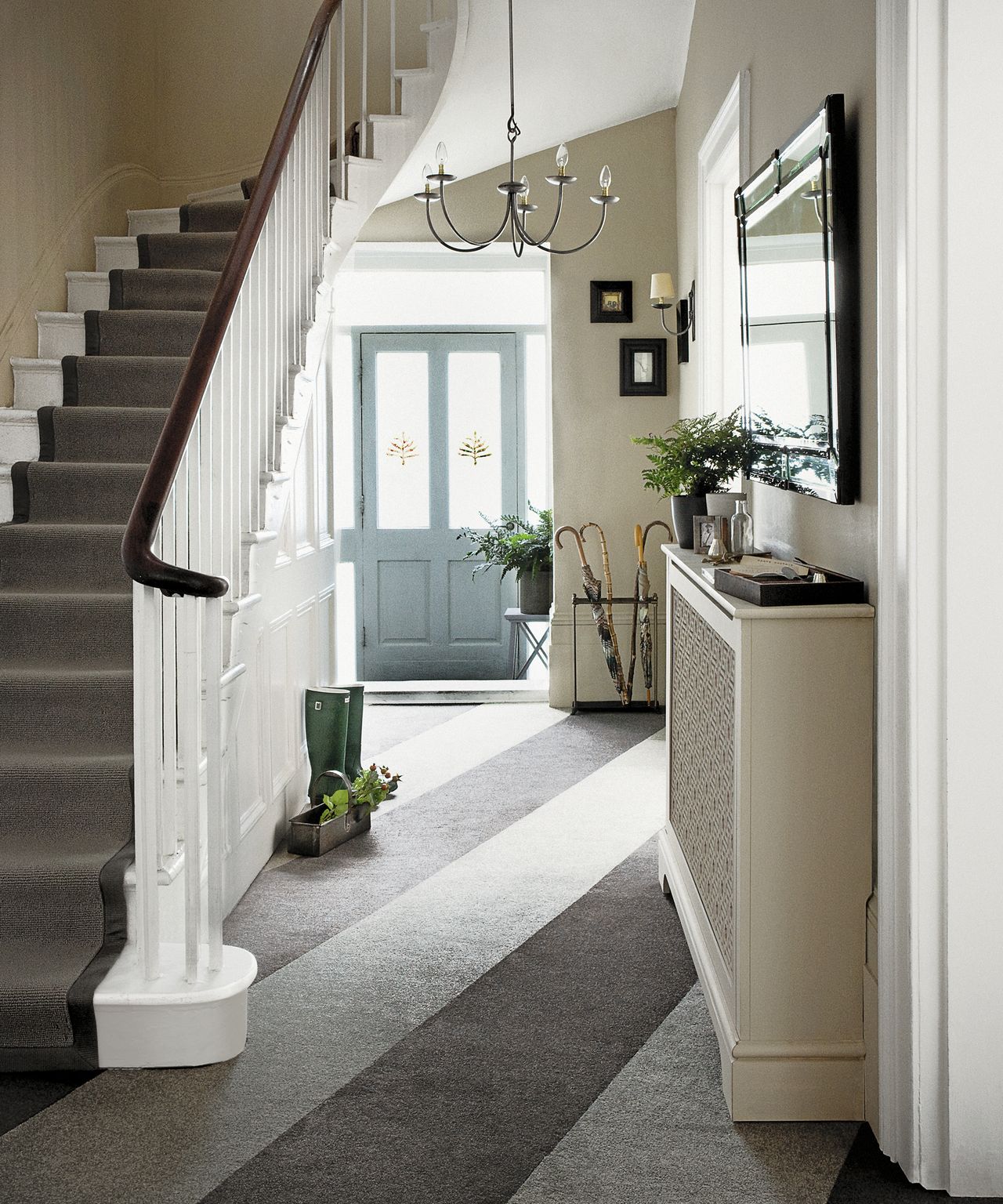 Hallway carpet ideas: 10 tips for cozy, welcoming flooring | Homes and ...