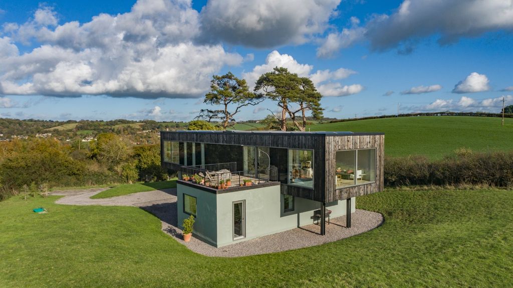 The good life meets modern luxury? This glass-clad eco home will make ...