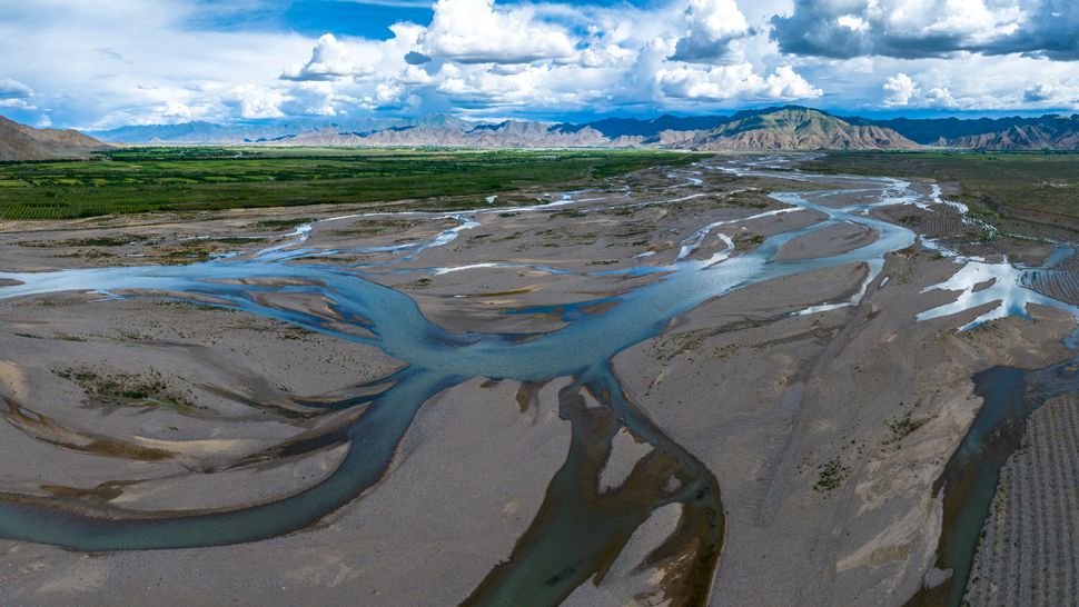 Shapeshifting 'braided river' in Tibet is the highest in the world, and ...