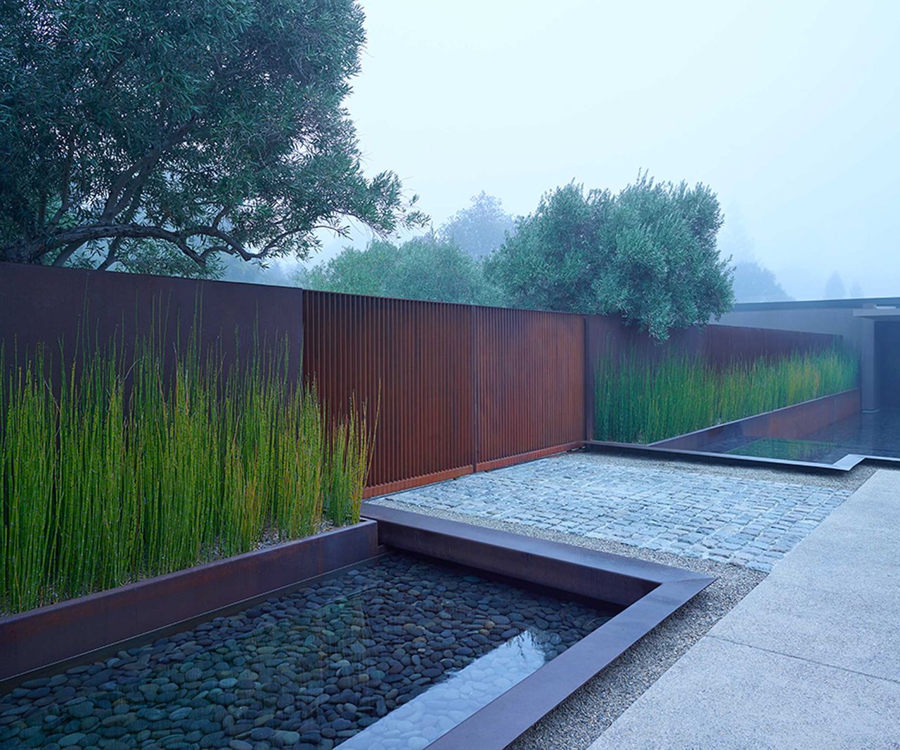 Modern front yard landscaping ideas: 13 contemporary looks | Homes and ...