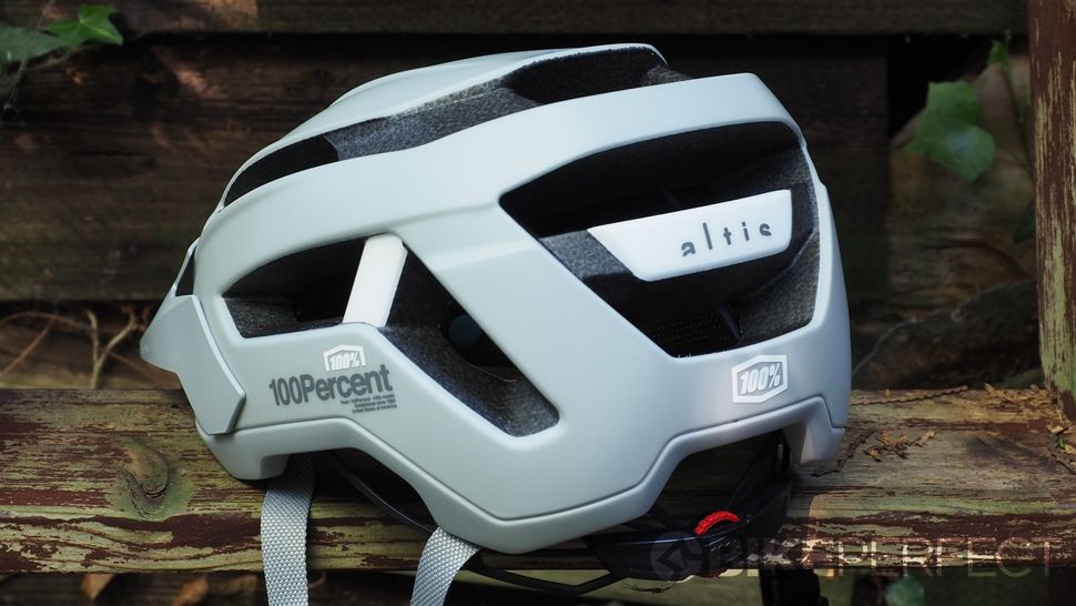 100% Altis helmet review | Bike Perfect