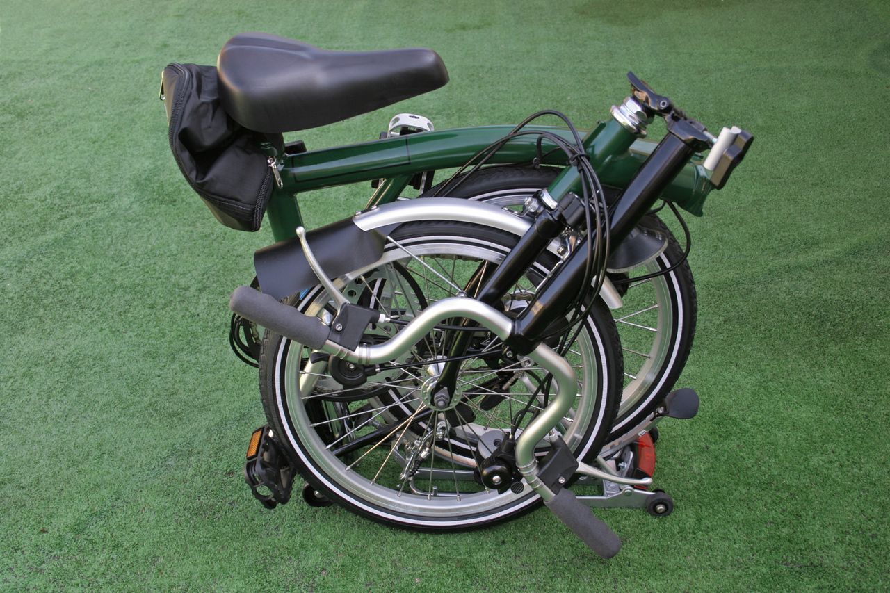 Travelling with a folding bike: the cheapest and easiest way to take a ...