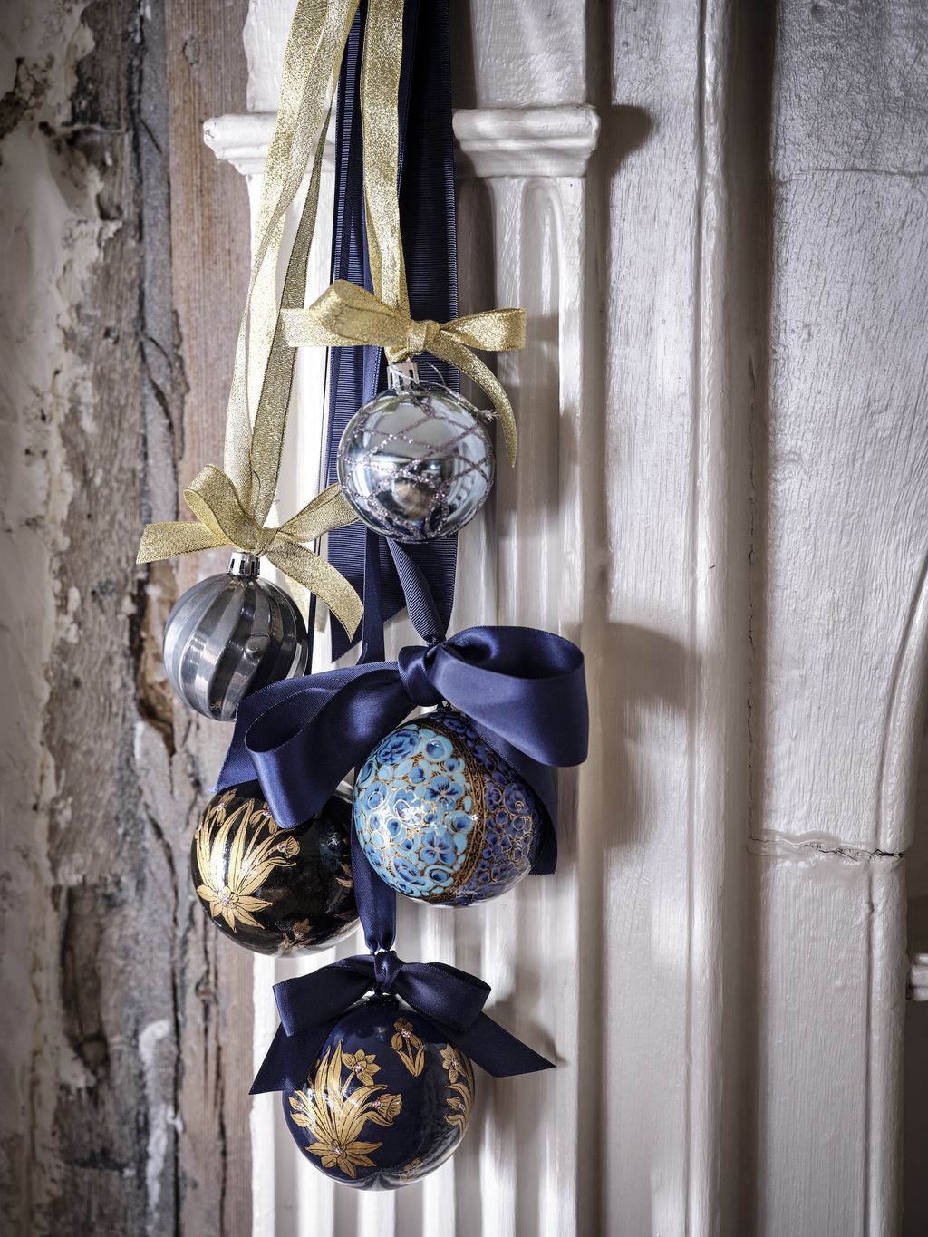 Decorating a Christmas tree with bows: 6 ideas to get the look | Homes ...