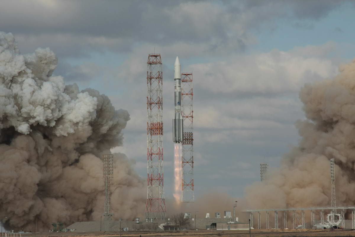 Photos: Russian Proton Rocket Launches Intelsat 22 Satellite | Space