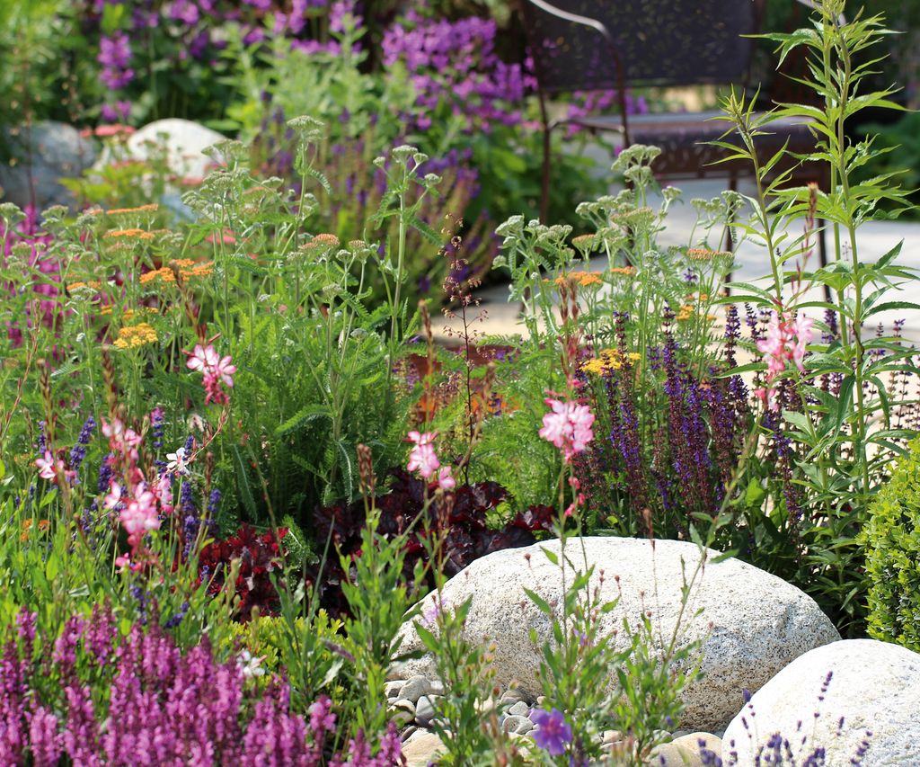 How to build a rockery in your garden | Homebuilding