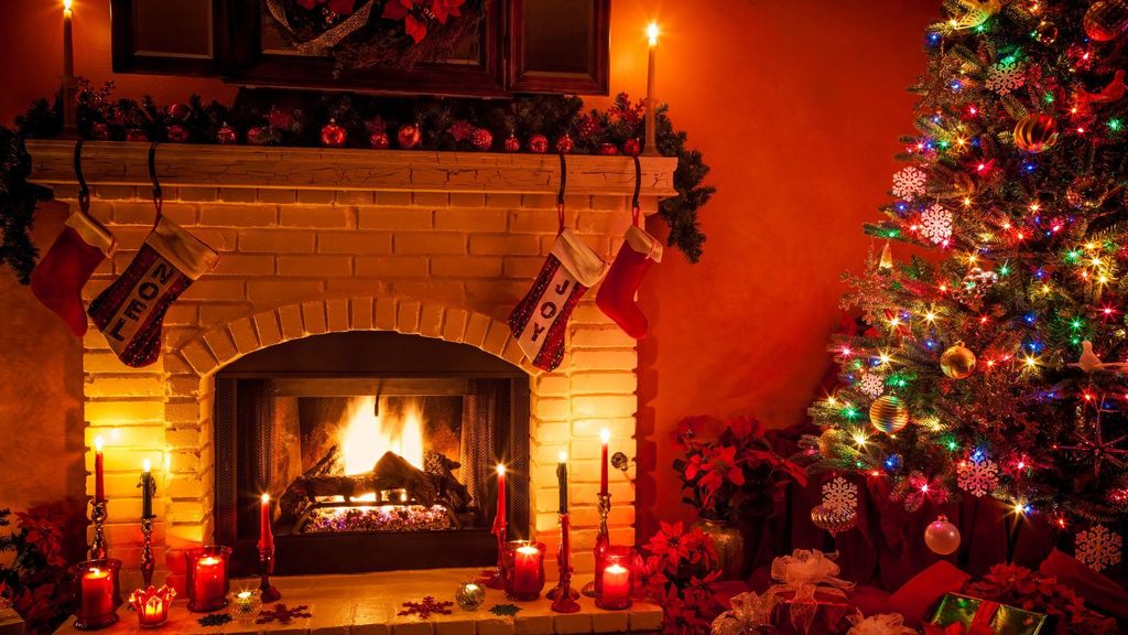 Has Christmas Gone Full 90s?Here’s Here’s How to Get In On It | Homes ...