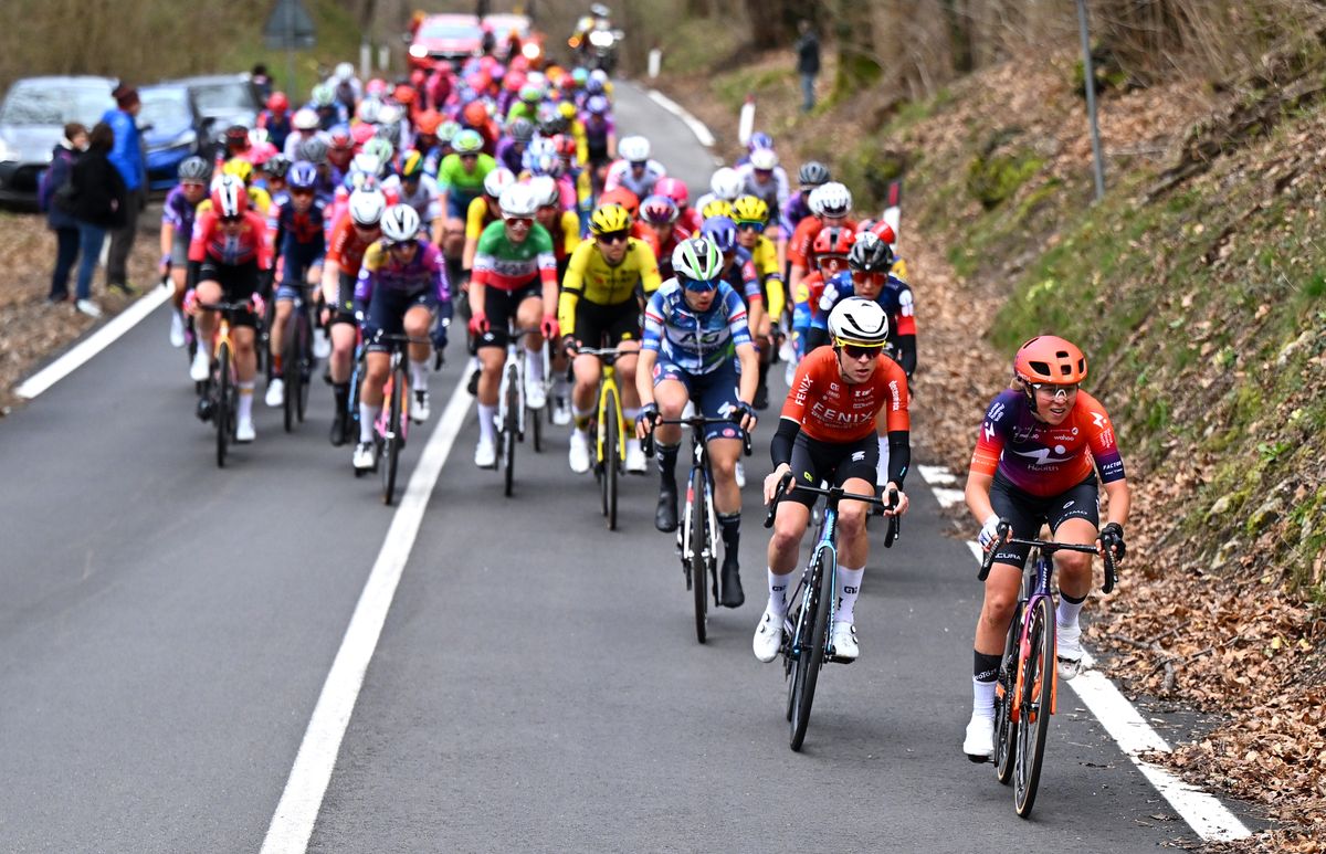 As it happened: Trofeo Binda decided in bunch sprint despite multiple late attacks | Cyclingnews