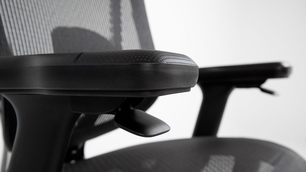 NeueChair review: gaming comfort, office styling | T3