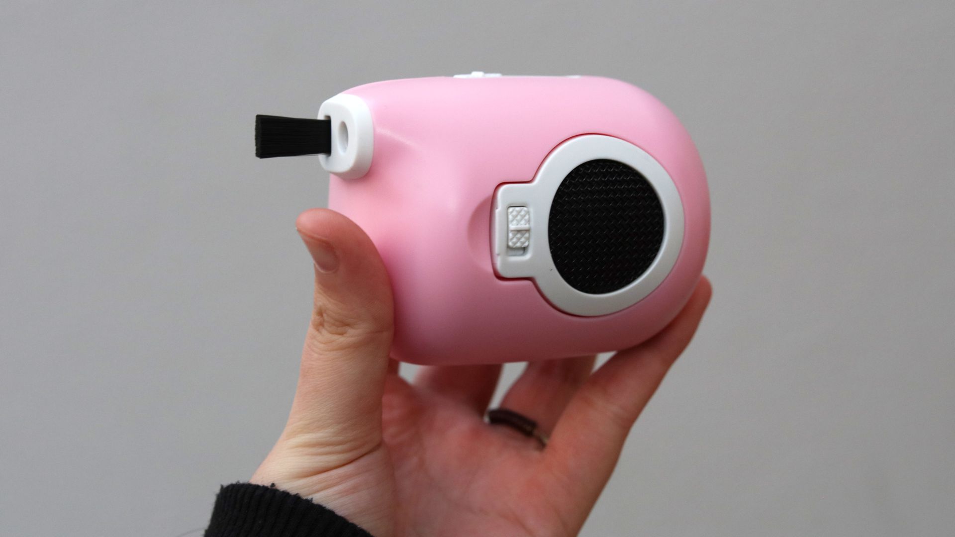 Nitecore's new BB Mini Photography Blower has a bizarre shape and ...