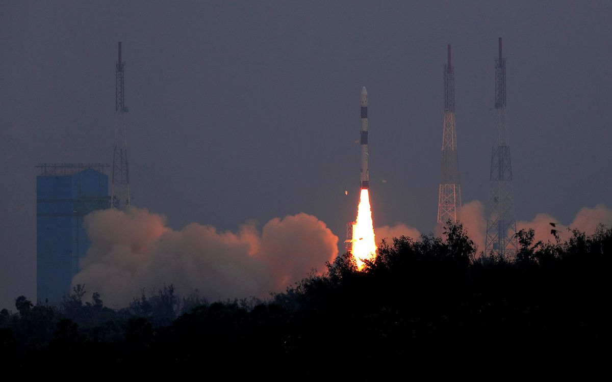 Photos: Indian Rocket Launches 31 Satellites to Earth Orbit | Space