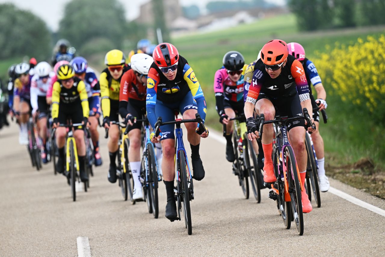 New UCI rules target extremely narrow handlebars... but appear to miss ...