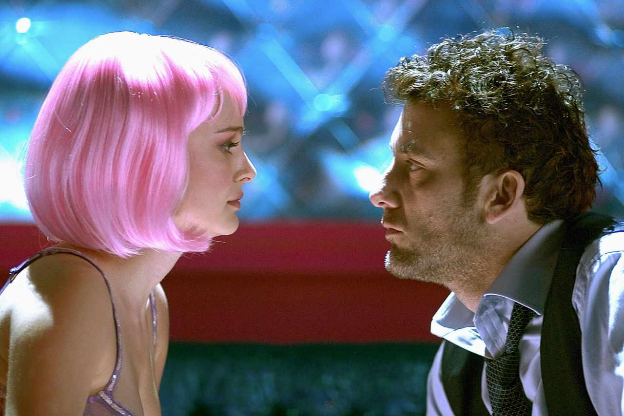 The Story Behind Natalie Portman's Pink Wig in 'Closer' | Marie Claire