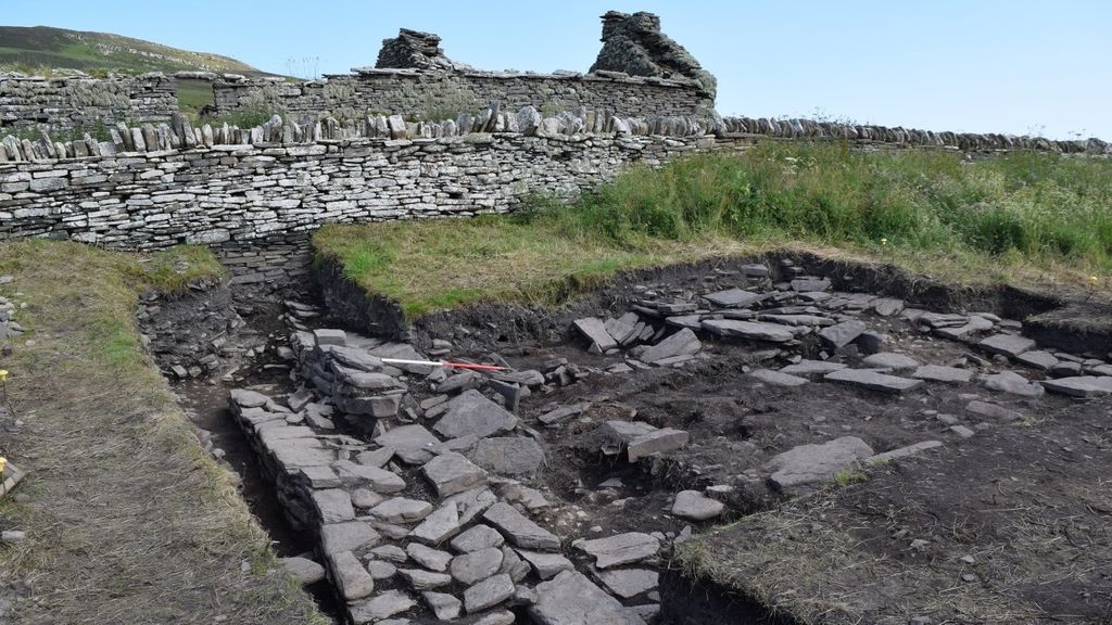 1,100-Year-Old Viking 'Beer Hall' Discovered. But It Was Only for the ...