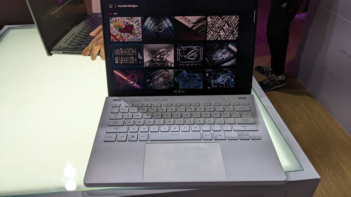 Asus puts color e-paper screen on a Zephyrus G14 lid: Dali concept ...