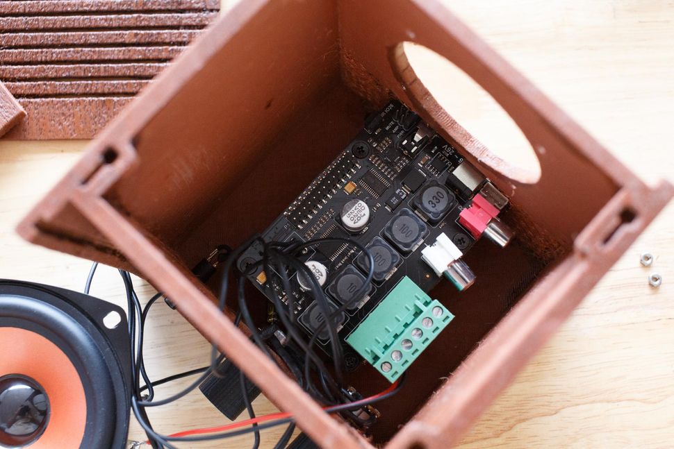 3D-Printed Raspberry Pi Radio Streams Lofi Beats | Tom's Hardware