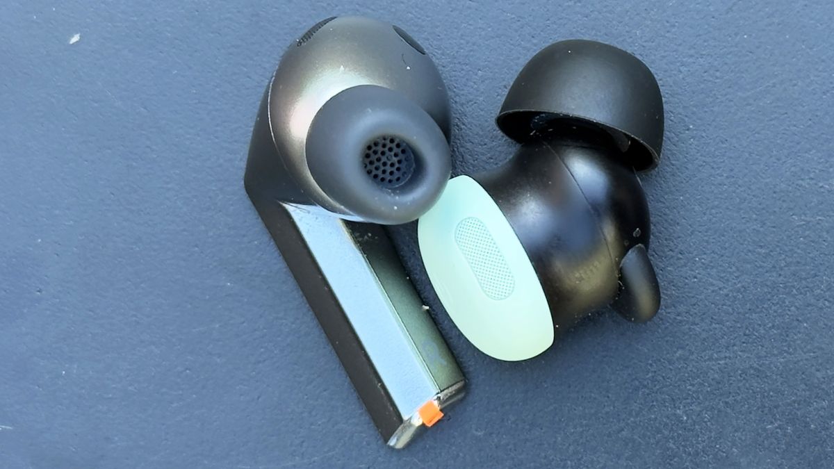 Google Pixel Buds Pro 2 vs Samsung Galaxy Buds 3 Pro: Which one should ...