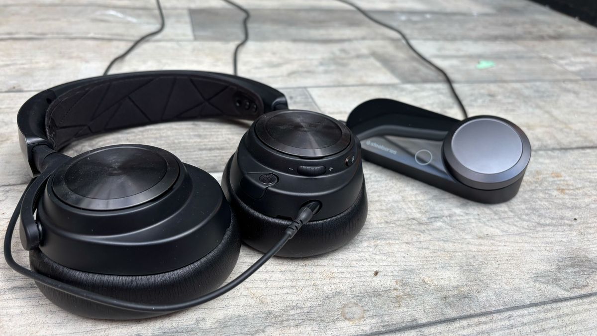 SteelSeries Arctis Nova Pro wired gaming headset review: a desktop ...