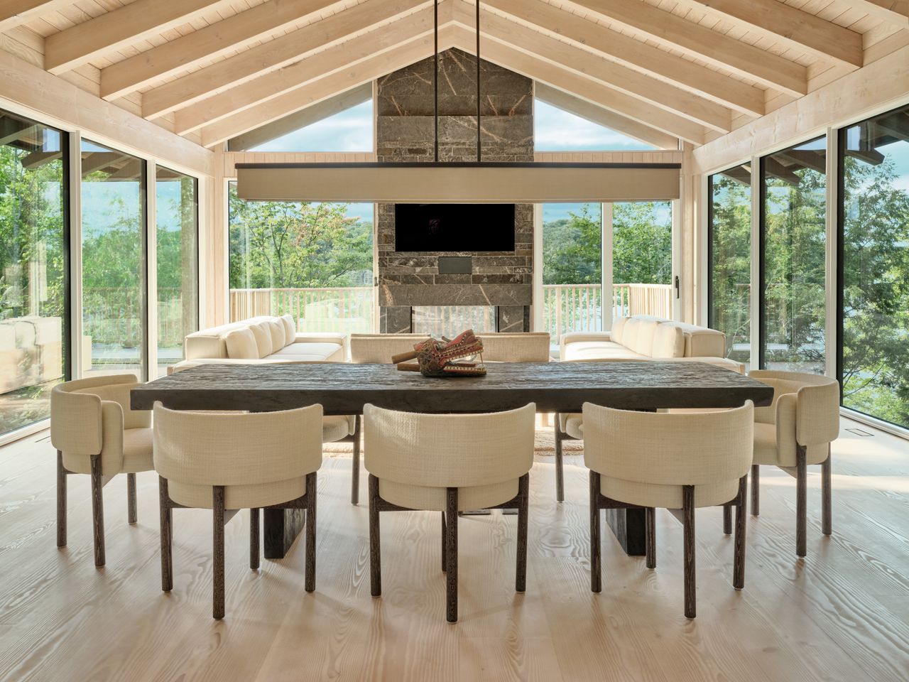 This luxe cabin shows how to do the warm minimalism trend | Livingetc